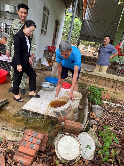 TTYT Mai Sơn tổ chức ra quân tổng vệ sinh môi trường, diệt loăng quăng, bọ gậy và phun khử khuẩn ...